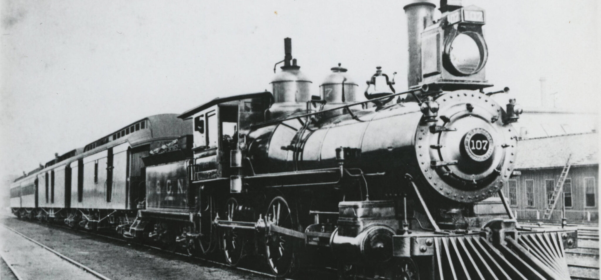 Tracking the Past: The History of the Railroad - Evertrak